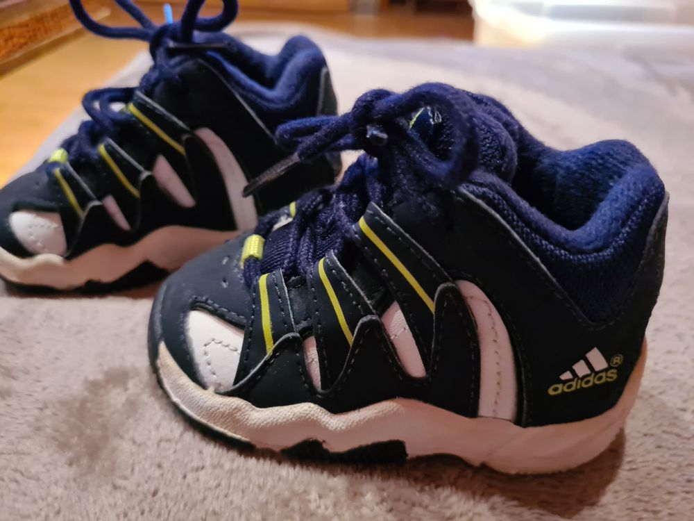 Soo Super herzige adidas Schuhe gr.19 (Gebraucht) in Ferden für CHF 1 ...