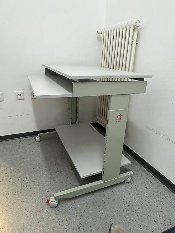 TAVOLO COMPUTER regolabile in altezza (Usato) a Sementina per CHF 80 ...