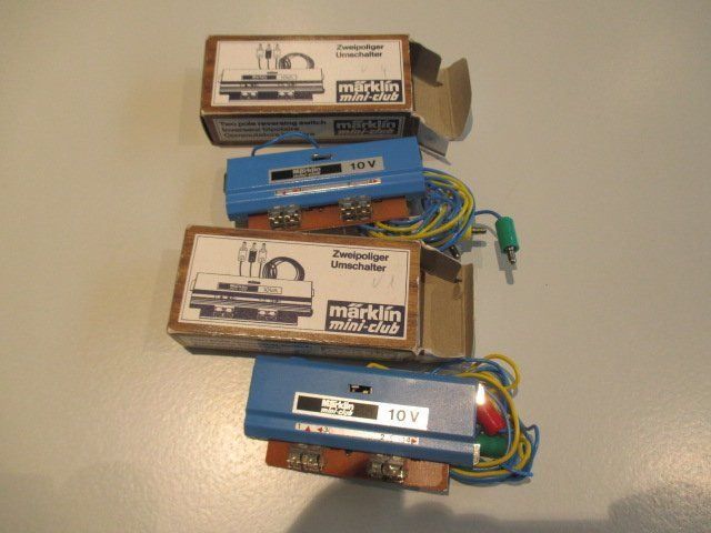 Märklin 8947 2 x Zweipoliger Umschalter (Neu (gemäss Beschreibung)) in ...