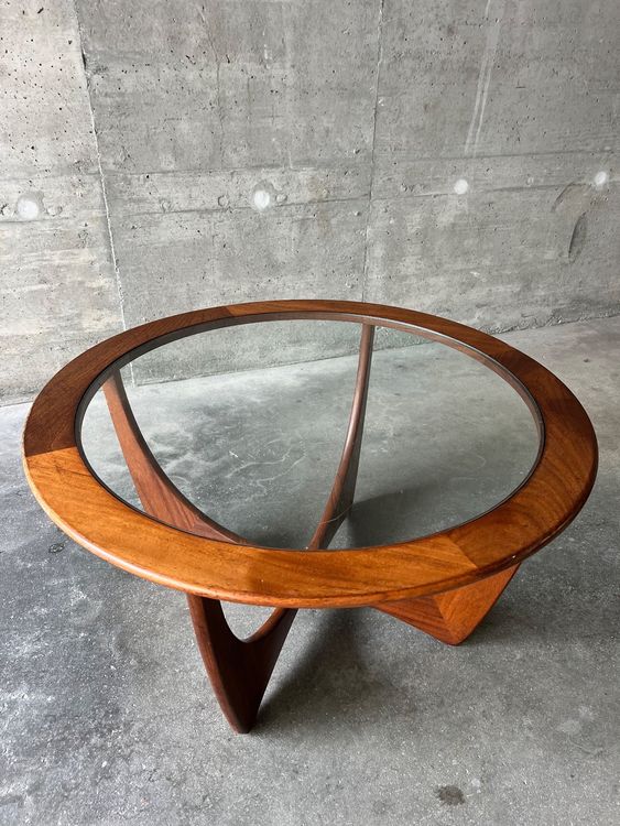 Table basse ronde Astro, G-Plan (Gebraucht) in Bulle für CHF 650 – nur ...