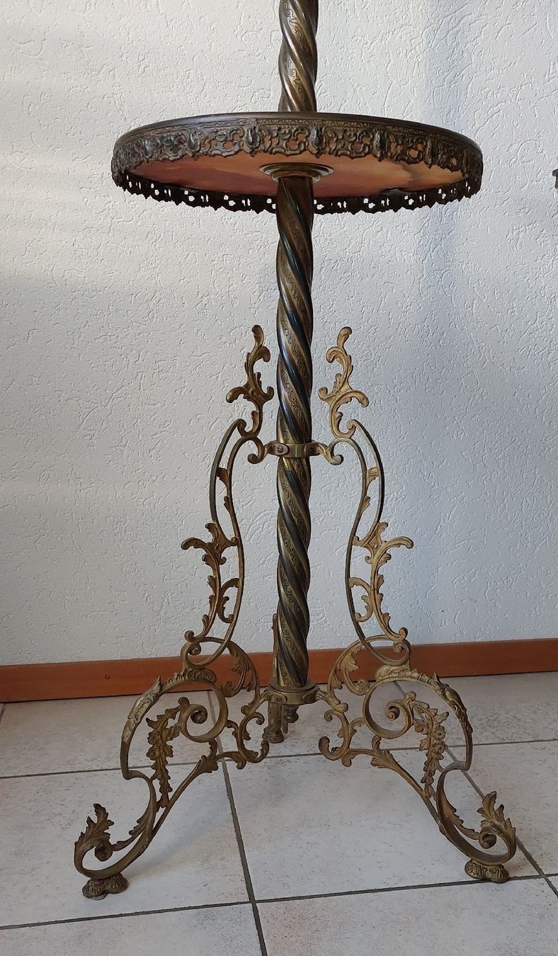 Lampe ancienne à pétrole avec table d'appoint, bronze (Gebraucht) in ...
