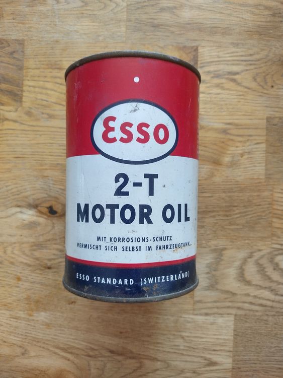 bidon d'huile Esso 2-T Motor Oïl non ouvert (Gebraucht) in Bex für CHF ...