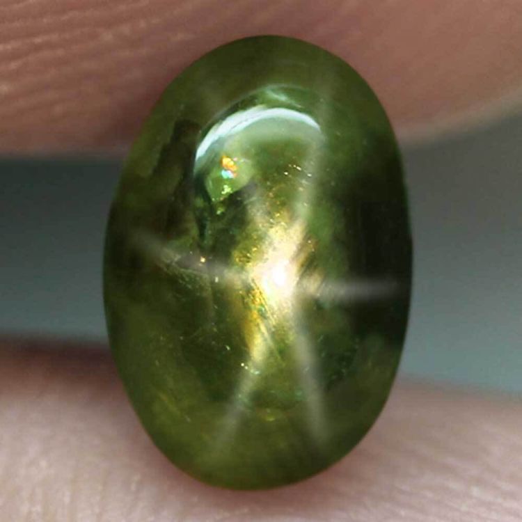 VRAI/ECHTE 1.98ct Saphir star 6 rays golden green (Neu und originalverpackt) in lugnez für CHF ...