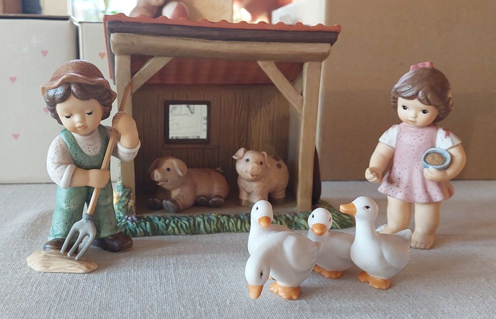 Goebel Figuren "Marco und Nina auf dem Bauernhof" | Kaufen auf Ricardo