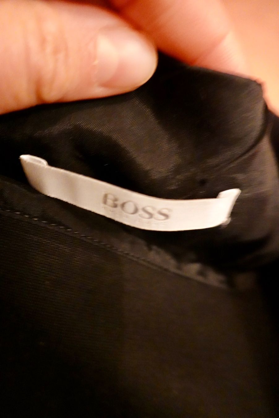 Hugo Boss – Rock (Grösse 40) (Gebraucht) in Zürich für CHF 29 – mit ...