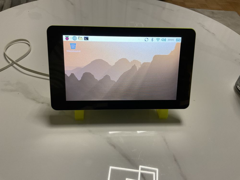 Raspberry Pi 7" Touch Screen mit Raspberry pi 3 und Case (Gebraucht) in ...