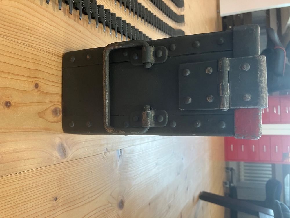 2x MG51 Gurtkisten mit 7 50er Gurten Armee Militär Stgw (Gebraucht) in für CHF 79 – mit ...
