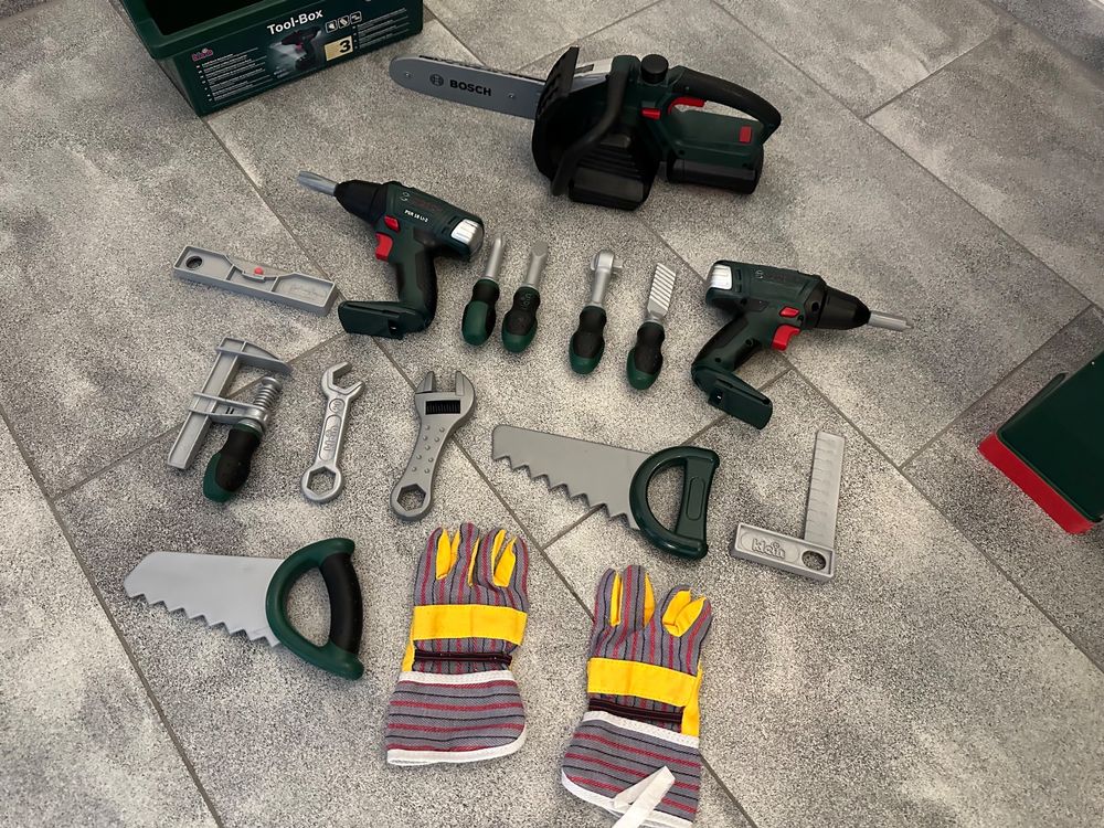 Bosch Work-Station und Tool-Box für Kinder (Gebraucht) in Wohlenschwil ...
