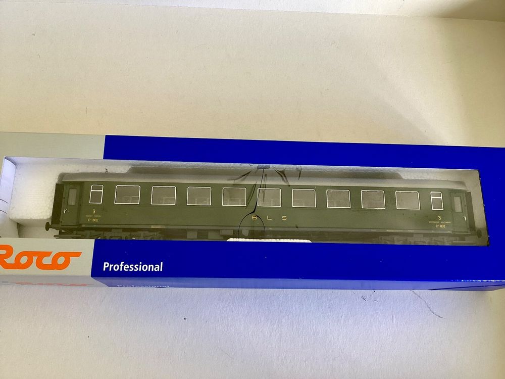 Roco 45318, Personenwagen der BLS (3. Klasse). (Neu und ...