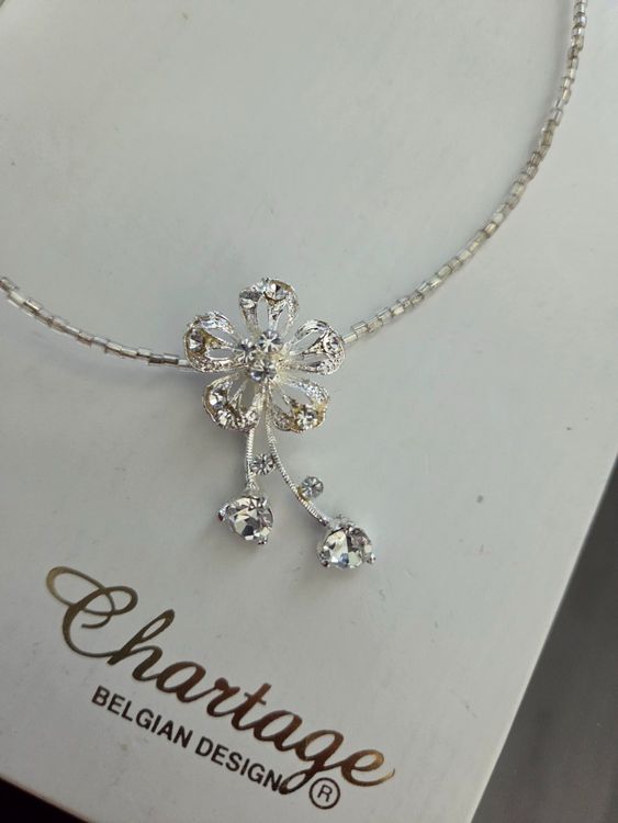 Neues Schmuckset der Marke Chartage – Silber mit Strassstein (Neu und ...