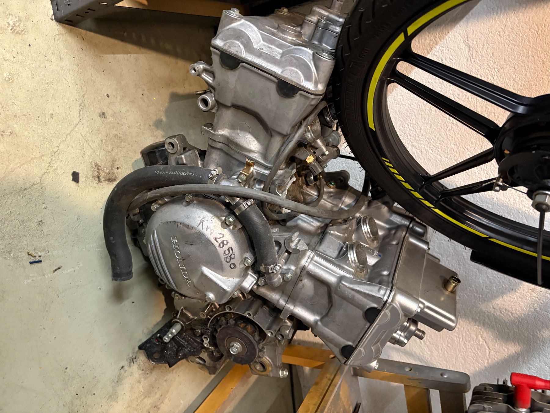 🚀 Honda VFR 800 V4 Motor 1998 (Gebraucht) in Bülach für CHF 40 – nur ...