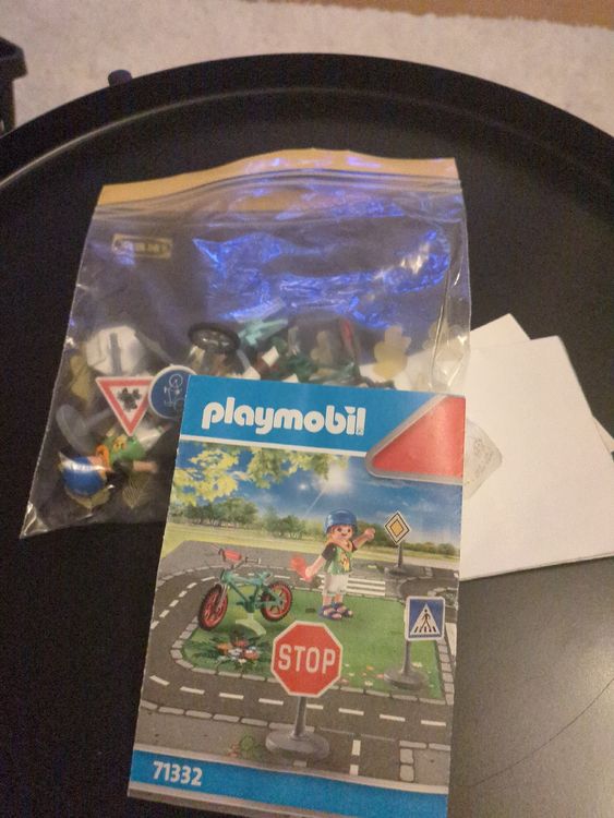 Playmobil Verkehrsschilder Set 71332 neuwertig (Neu (gemäss Beschreibung)) in Dettighofen für ...