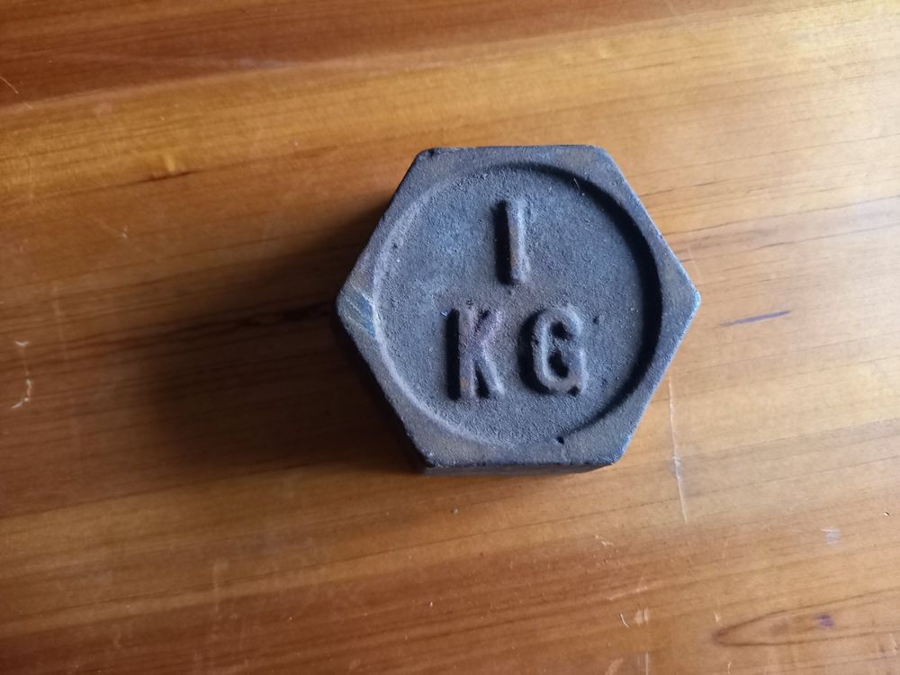1Kg Gewicht Antik (Gebraucht) in Vilters für CHF 1 – nur Abholung auf Ricardo kaufen