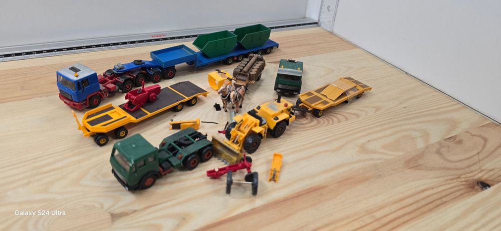 Konvolut verschiedene LKW, Sattelschlepper, Pferdefuhrwerk (Gebraucht) in Brislach für CHF 21.5 ...