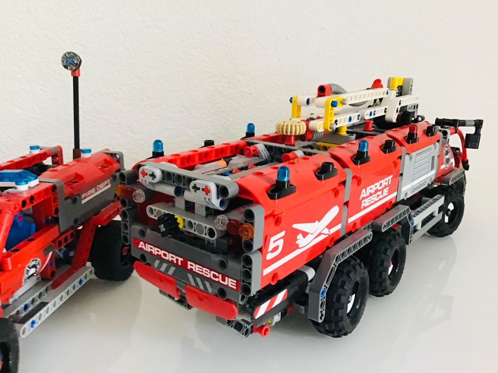 Lego Technic Flughafenfeuerwehr42068 + First Responser 42075 (Gebraucht ...