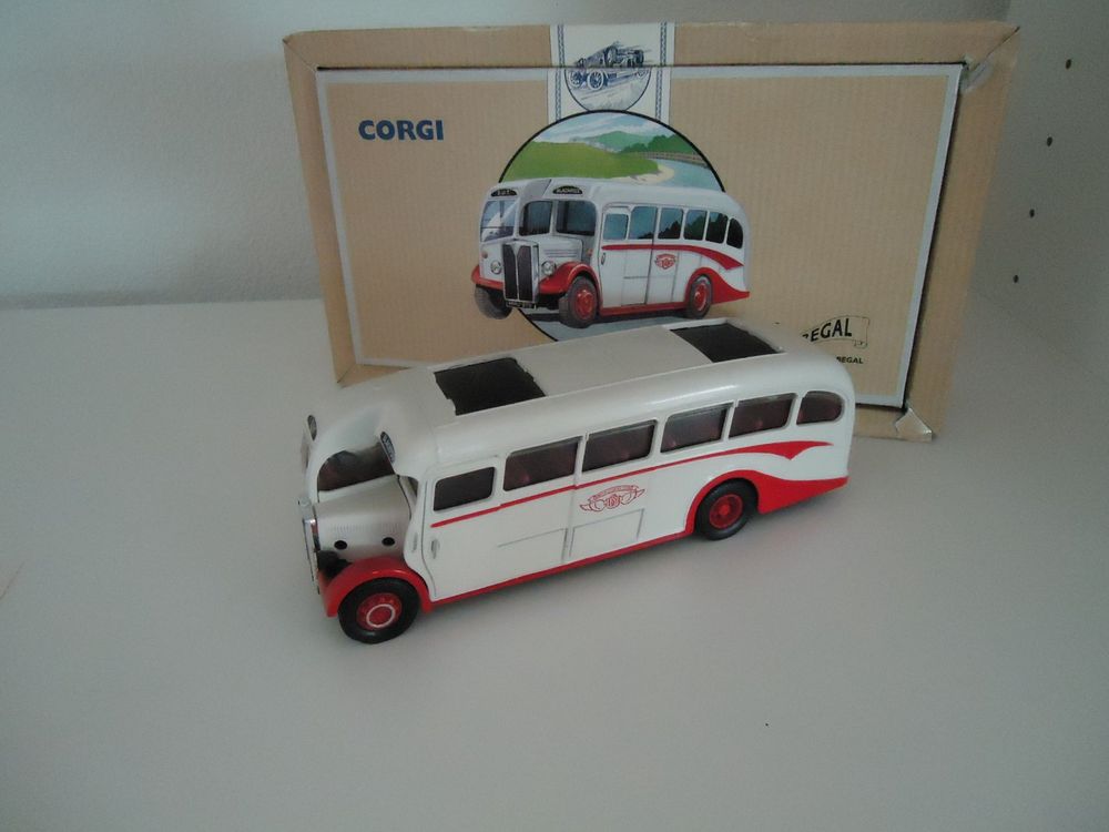 CORGI AEC REGAL BUS - Rot und Weiss (Gebraucht) in Binningen für CHF 3 ...