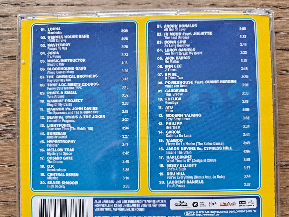 CD-Sampler Mega Hits 1999, 2000, 2003; 4 x 2 CD's | Kaufen auf Ricardo