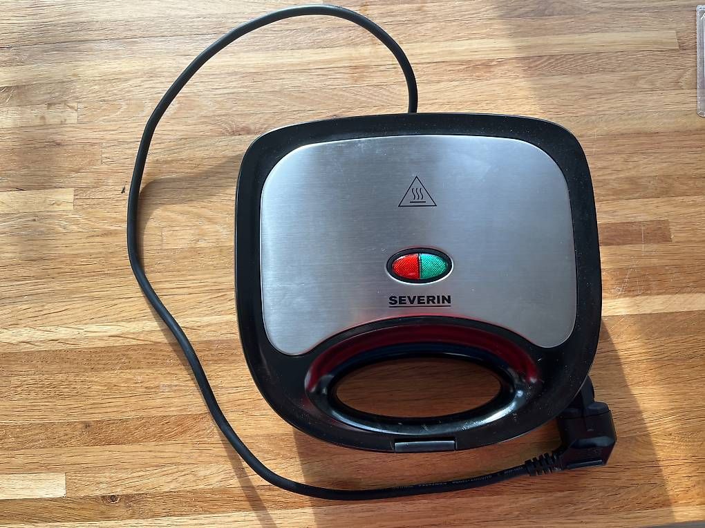 Machine à croque monsieur (D'occasion) à Troinex pour CHF 20 – retrait ...