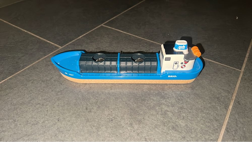 BRIO Cargo Ship Boat - Classic Wooden Railway Toy! (Gebraucht) in ...