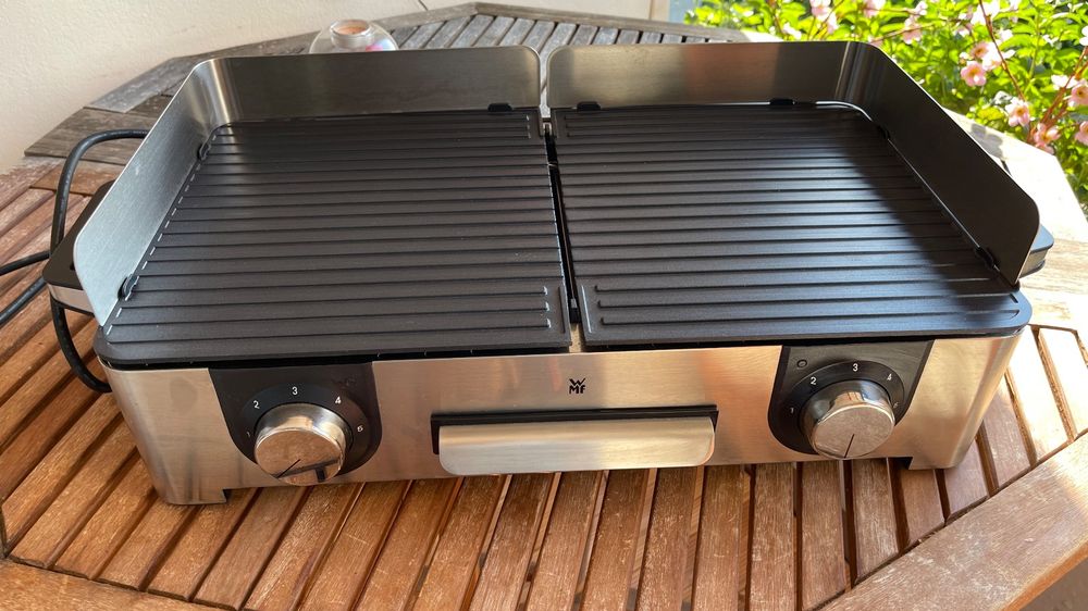 Tischgrill mit abbehmaren Gussplatten (Gebraucht) in Schönenbuch für CHF 53 – mit Lieferung auf ...