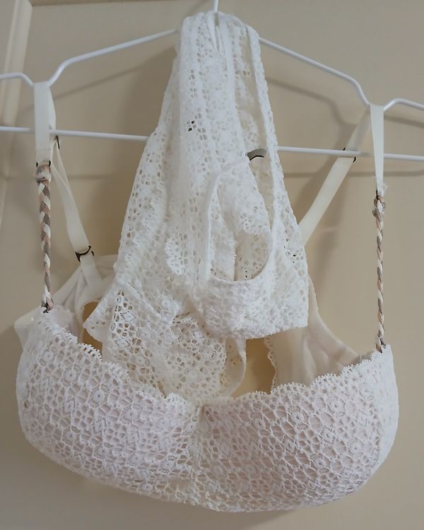 schönes Dessous-Set BH, String und Höschen. BH Gr. 80 B. NEU | Kaufen ...