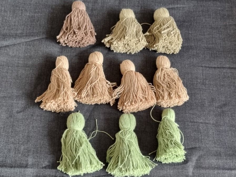 Quasten, Bommel Zottel zum Basteln (Neu und originalverpackt) in ...