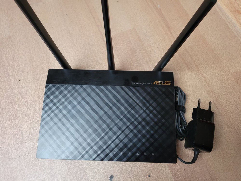 WLAN Router Access Point Asus RT-AC66U B1 (Gebraucht) in Brislach für CHF 49 – mit Lieferung auf ...
