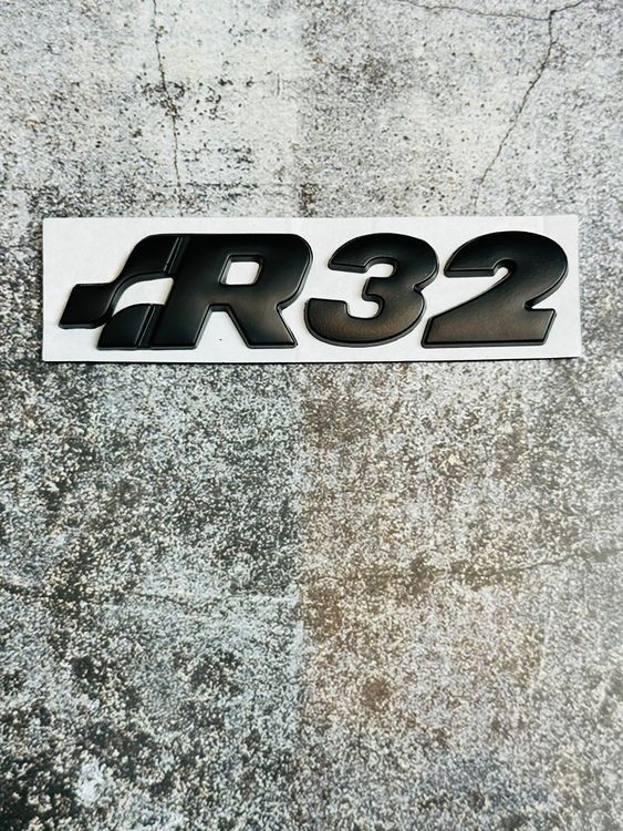 VW R32 Emblem Schriftzug Logo aus Metall NEU in Schwarzmatt (Neu und ...