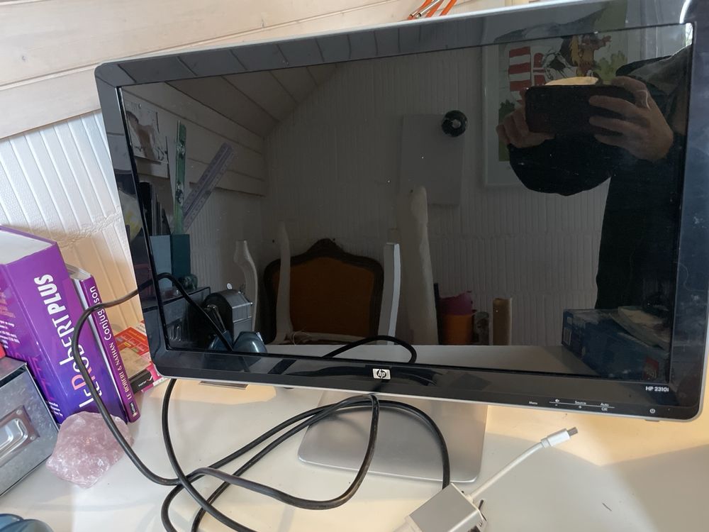 Écran HP 2310i (D'occasion) à Vicques pour CHF 35 – avec livraison ...