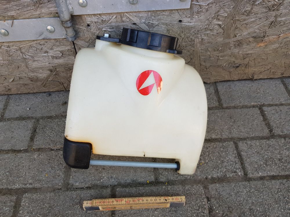 Hutter Mikasa Vibroplatte Wassertank | Kaufen auf Ricardo