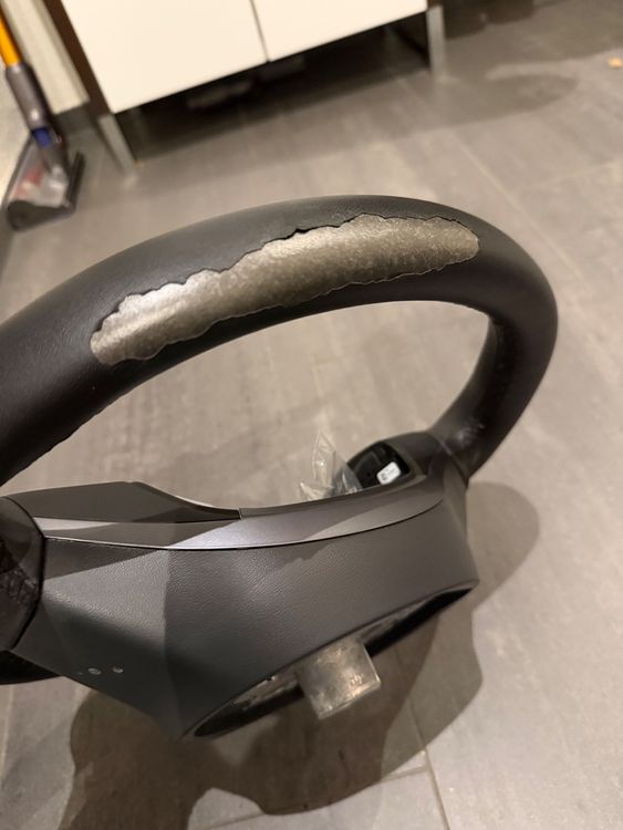 Tesla Model 3 Lenkrad - Abgenutzt - Zum Aufarbeiten! (Gebraucht) in ...