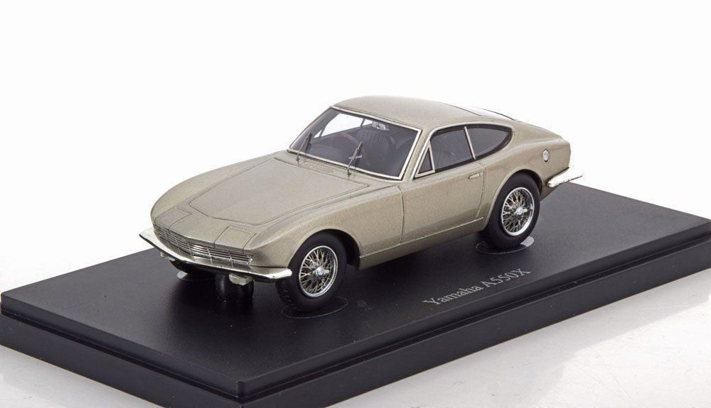 Yamaha A550X 1964 silbergrau met. 1:43 von AutoCult (Neu und ...