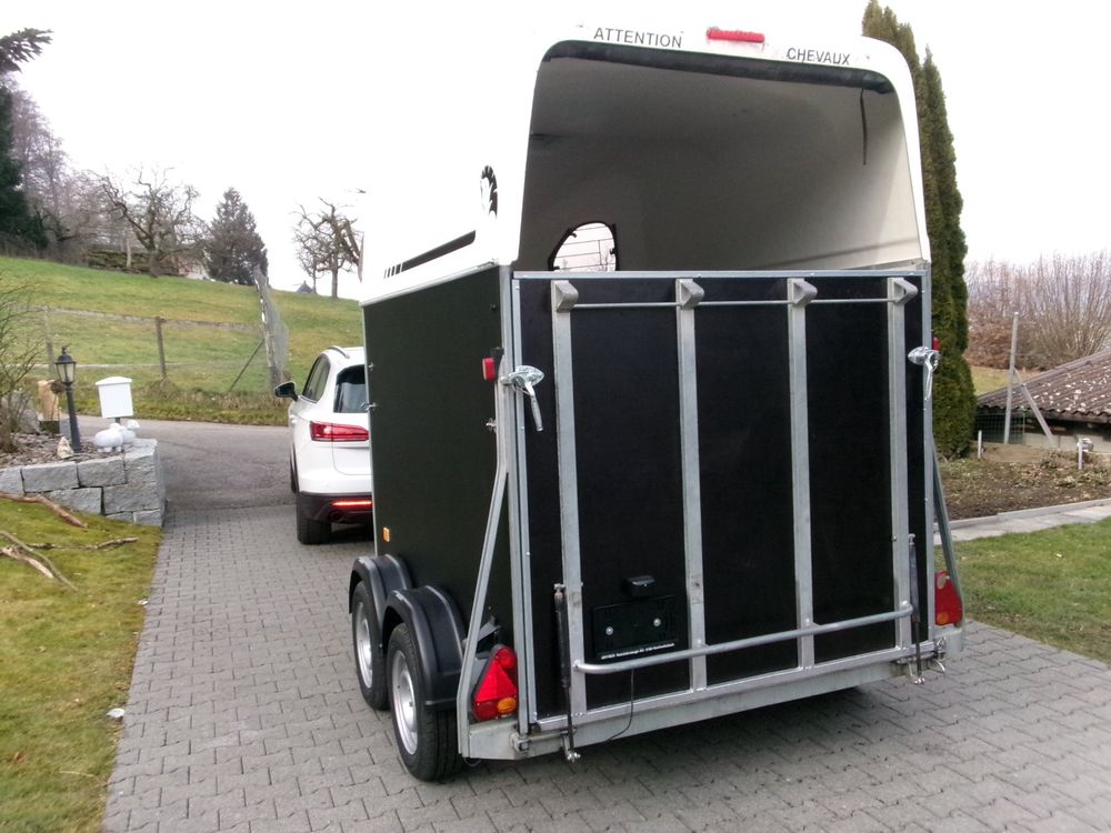 2er Pferdeanhänger mit Aluboden und Schwenkrampe | Kaufen auf Ricardo