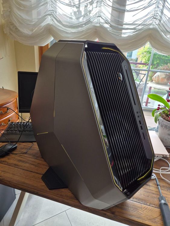 Neuwertiger Alienware Area 51 RGB Gamer PC i7 RTX 3090 SSD (Gebraucht ...