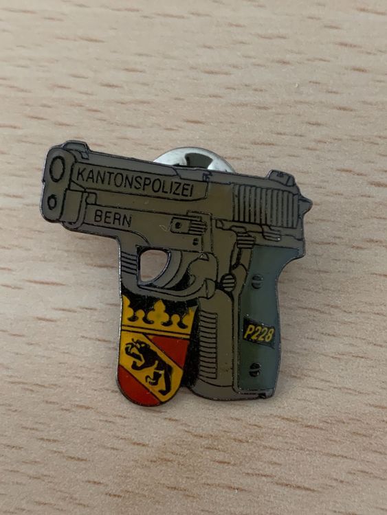 Pin - Pistole Kantonspolizei Bern N.0443 (Gebraucht) in Niederlenz für CHF 5 – mit Lieferung auf ...