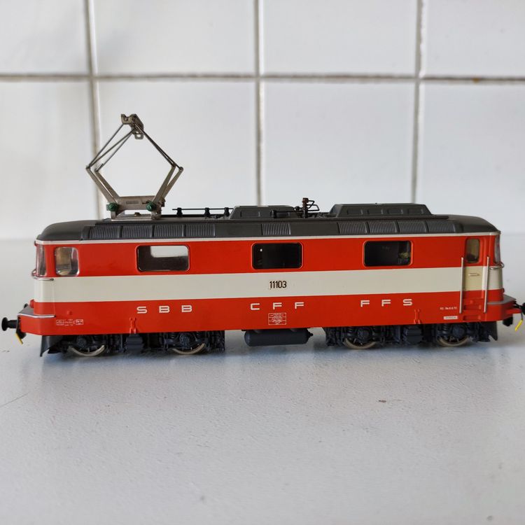 E-Lok SBB Re 4/4 II, Lok-Nr. 11103 "Swiss Express" | Kaufen auf Ricardo