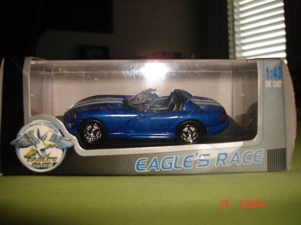 1:43 Eagles Race Dodge Viper Targa 1996 blue white Stripes (Neu und ...