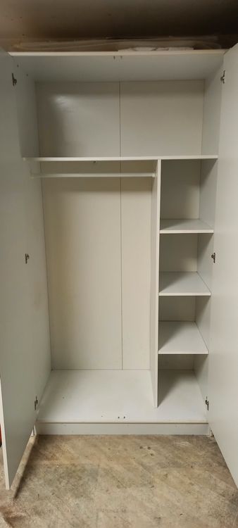 Schrank 2 Türig (Gebraucht) in Lenzburg für CHF 10 – nur Abholung auf Ricardo kaufen