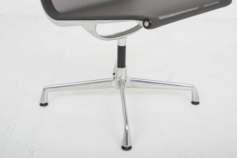 Charles & Ray Eames EA 105 / 106 Bürostuhl von Vitra | Kaufen auf Ricardo