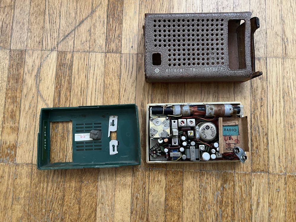 Transistor radio Hitachi model WH-628R de début 1960 (Defekt) in ...