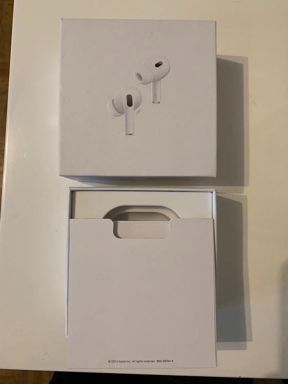 AirPods Pro 2 nd gen. Lightning Case (A2931) - No Earbuds! (Gebraucht ...