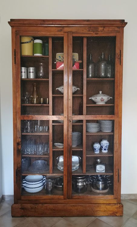 Restaurierter antiker und seltener Apothekerschrank (Gebraucht) in Geroldswil für CHF 2200 – nur ...