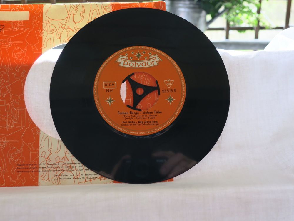 Jörg Maria Berg & Erni Bieler 7"vinyl (Gebraucht) in Oberdorf NW für CHF 2.5 – mit Lieferung auf ...