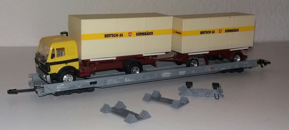 Märklin HO - S/BB - HUPAC Rollende Landstrasse u. Camion (Gebraucht) in ...