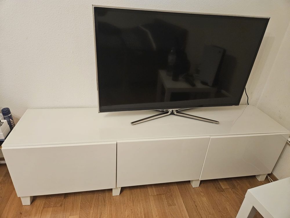 Weisses TV-Möbel Ikea Besta / Lowboard, Hochglanz | Kaufen auf Ricardo