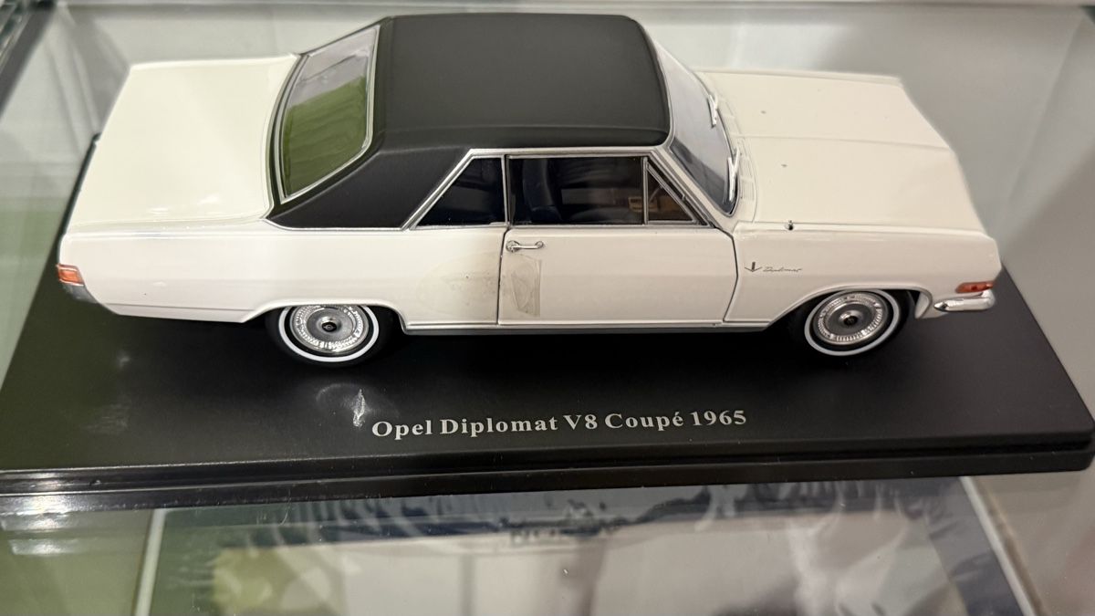Opel Diplomat V8 Coupé 1965 (Neuf (Voir description)) à Basel pour CHF ...