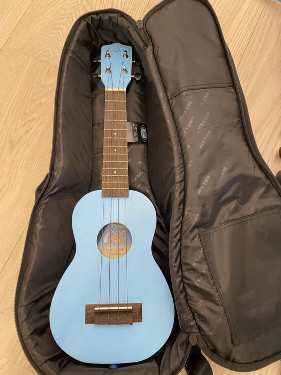 Blaue LEHO Ukulele mit Tasche & Ständer (Neu (gemäss Beschreibung)) in ...