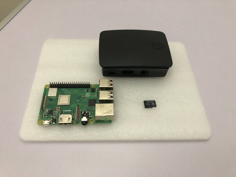 Raspberry Pi 3 Model B+ mit Gehäuse + SD Karte (Neu (gemäss ...