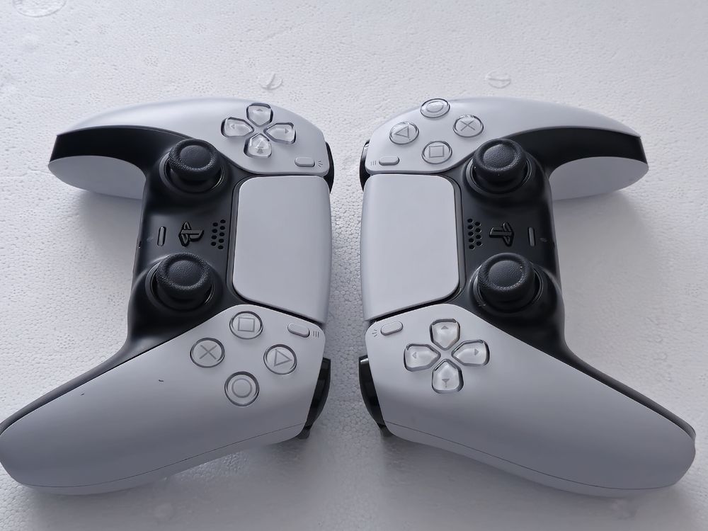 2 Original PS5 Controller | Kaufen auf Ricardo