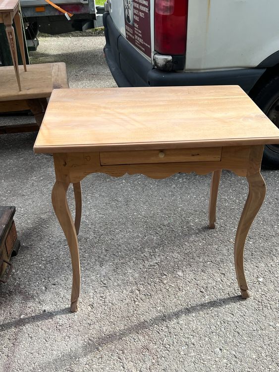 ART 985-C Table d'appoint sablé (D'occasion) à Pont-La-Ville pour CHF ...